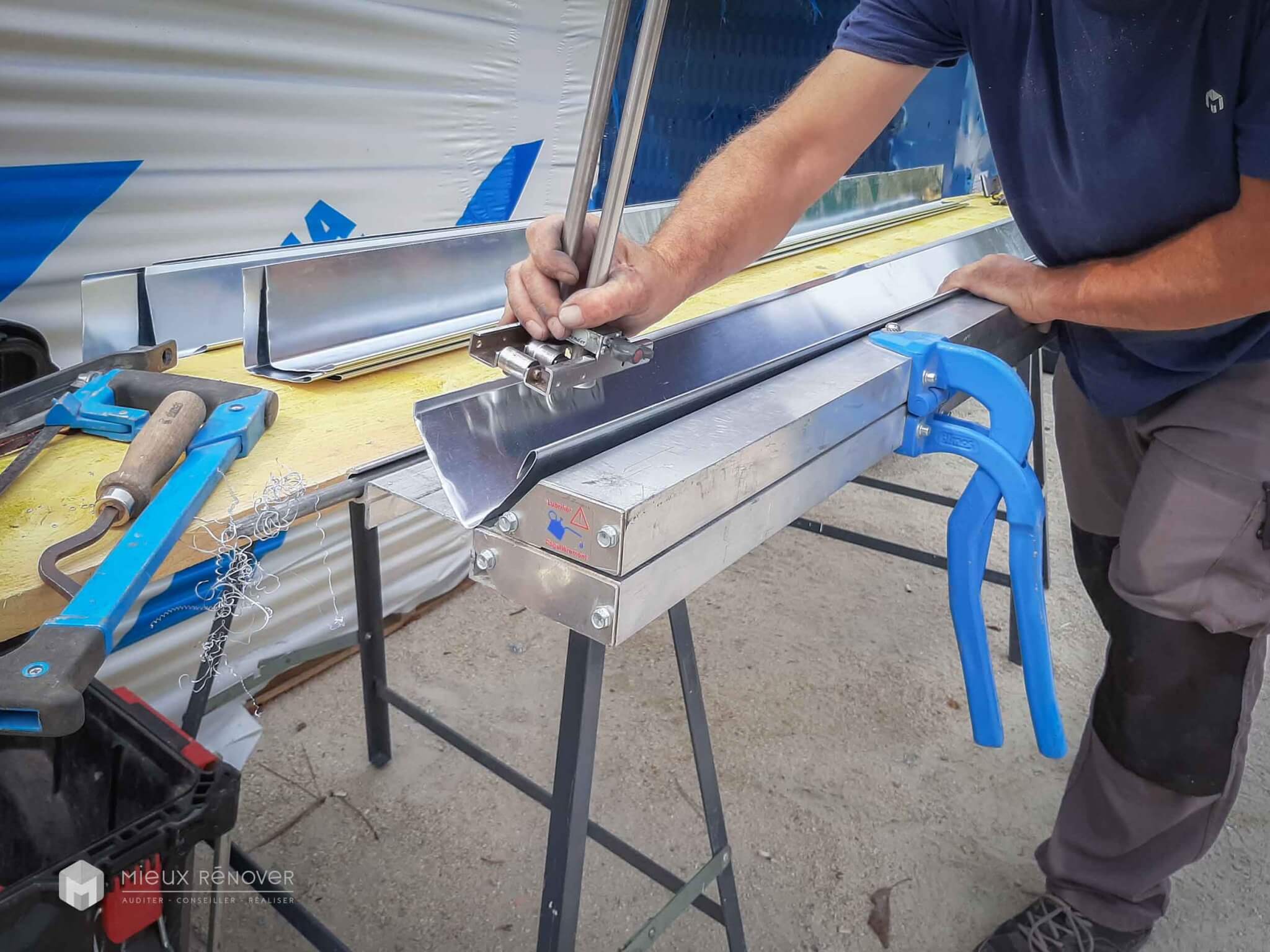 La bande de solin, qu'est-ce que c'est ? - Mieux Rénover