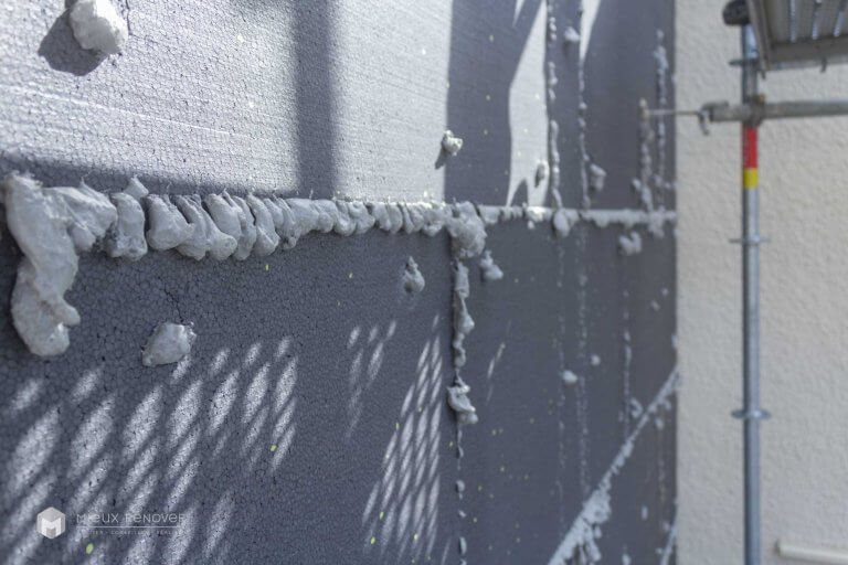 Quelle épaisseur d'isolant pour la RT 2020 ? - Mieux Rénover