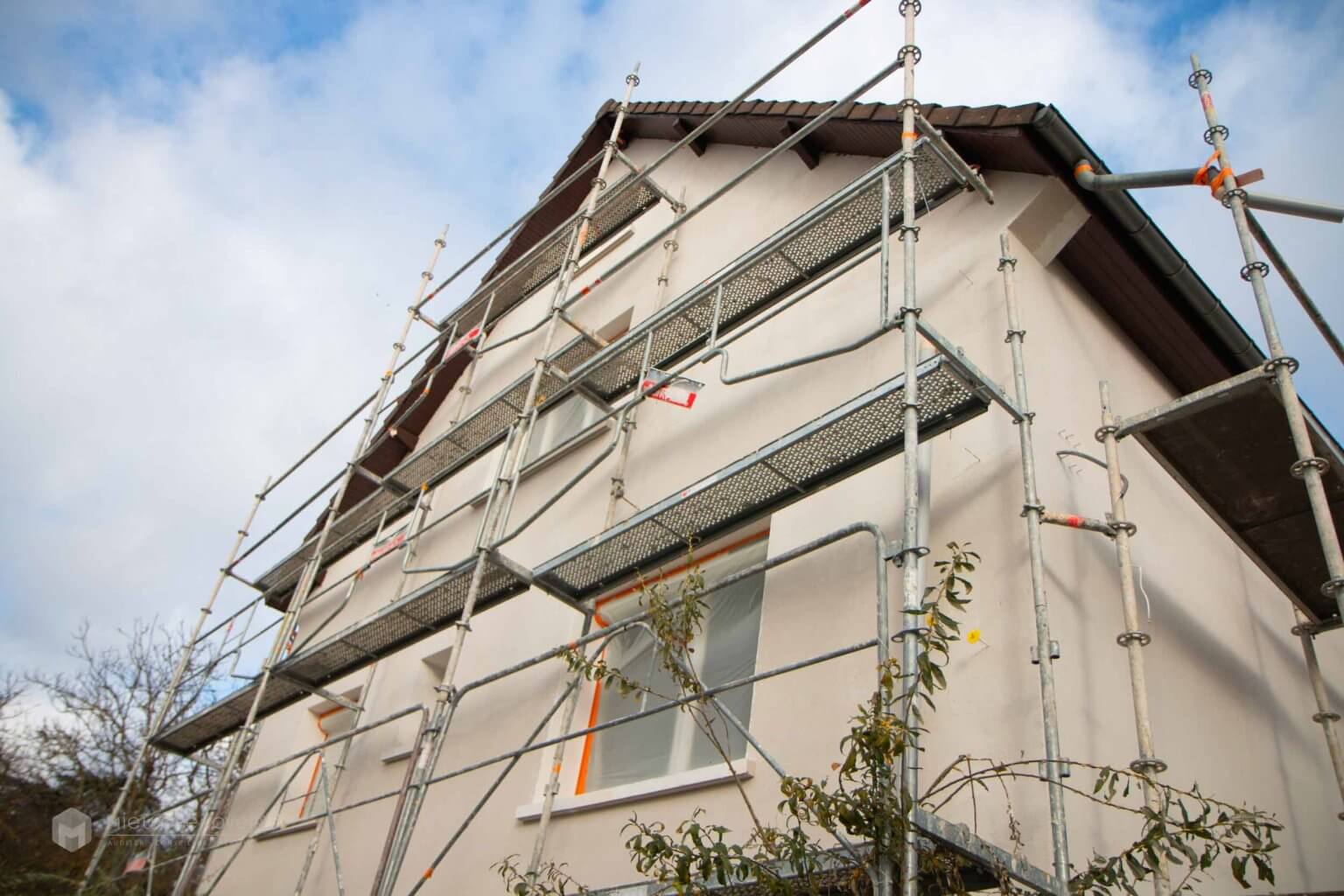 Droit de surplomb : l’isolation thermique par l’extérieur - Mieux Rénover